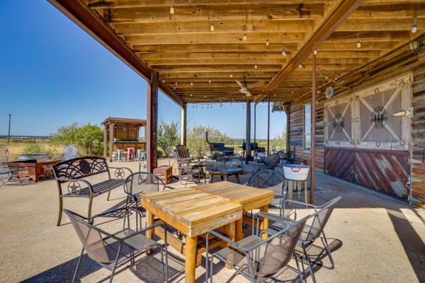 6-acre Barndominium Escape, 6 Mi To Lake Cleburne! - Joshua, TX