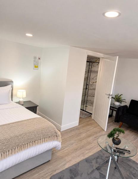 Modern Cosy Basildon Studio - Basildon