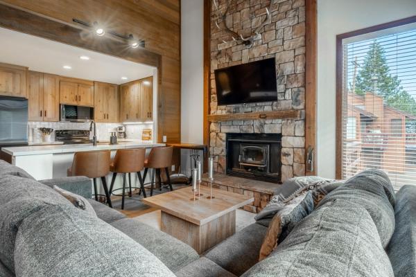 Just Renovated & Steps To Village! 2br2ba Loft - Mammoth Lakes, CA