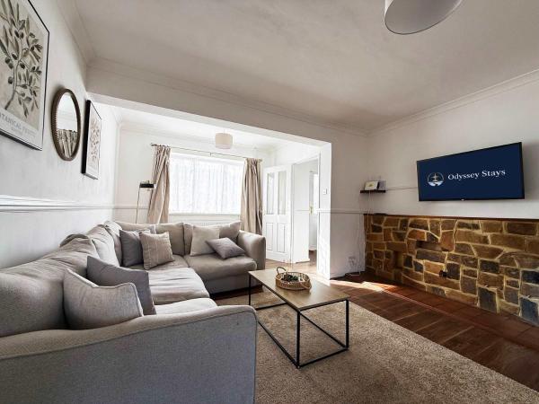 Spacious 3 Bed Near Gatwick, Ideal For Groups - London Gatwick Airport (LGW)