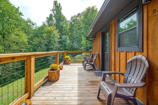 Deer Lodge Cabin By The French Broad River - Brevard, NC