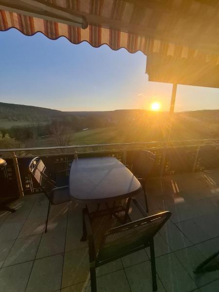 Ferienwohnung Rhönblick- Ruhig Und Mit Traumhafter Aussicht - Bad Neustadt an der Saale