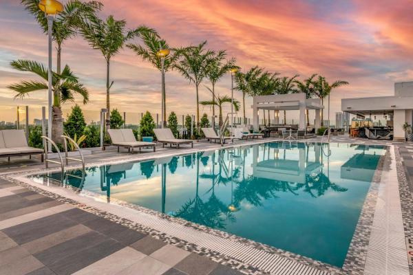 Courtyard By Marriott Fort Lauderdale Downtown - Wilton Manors, FL