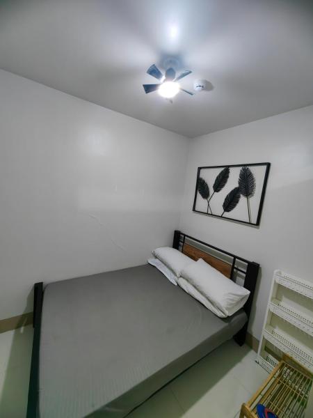 Shore 3 Condotel Near Malls Airport - Parañaque