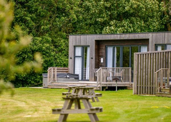 Swanborough Lakes Luxury Lodges - Kent