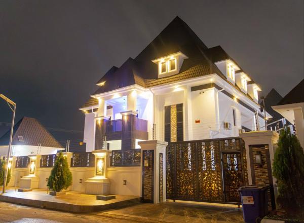 7-bedroom Luxury Villa With Pool In Gwarinpa, Abuja - Abuja