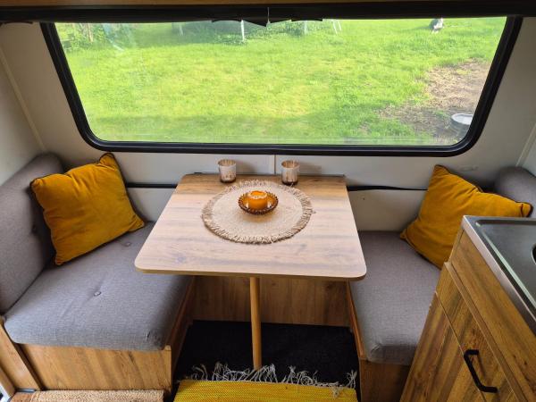 Aurora Caravan Cozy Nordic Glamping Experience - 羅瓦涅米