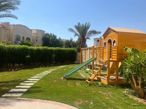 Premium Villa With Pool, Billiards & Playground - Hurghada