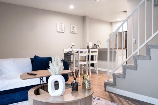 Modern 2 Bd Apartment In Sm - Venice Beach, CA