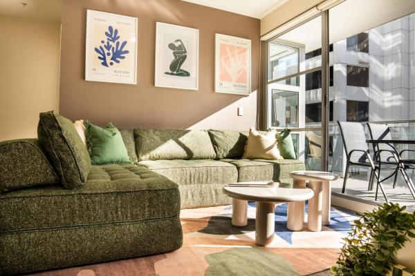 Modern 2br Prime Cbd Apt On Kent With Pool, Gym & Parking - 曼利議會