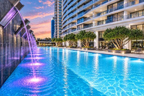 Circle On Cavill - Your Vacay Stay - 