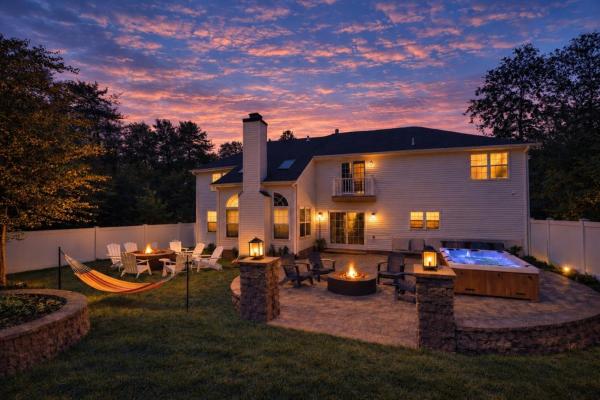 Luxury 5br Family Retreat | Hot Tub | Game Room | 2 Fire Pits | Resort Amenities - Delaware Water Gap, PA
