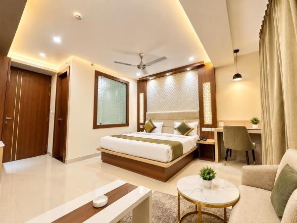 Hotel K-p Grand Heritage Near Jagannath Temple And Sea Beach # Fully Air Conditioning Luxuary Rooms# Restaurant # Lift And Parking Service - Puri