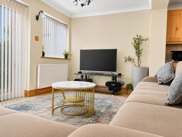 4 Bedroom Home Sleeps 10 Driveway Garden A406m25a10 Ne London - Ilford