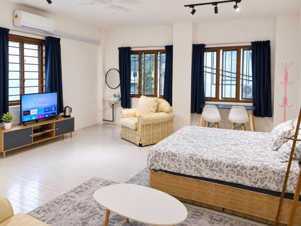 5-person 1950s Shophouse Vintage Charm Nflix Disney Plus - Taiping