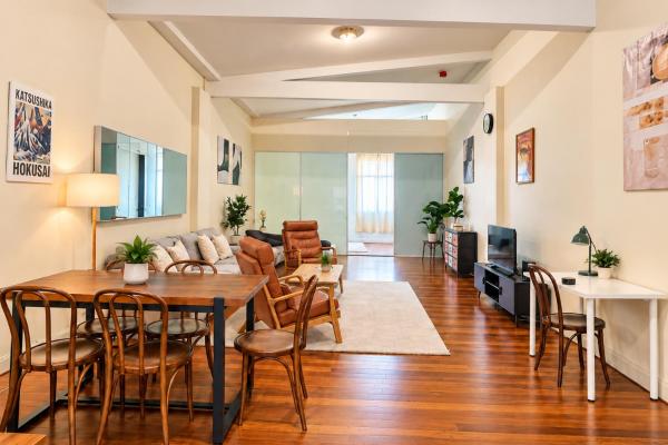 Industrial Loft With Mezzanine By Redfern - Camperdown