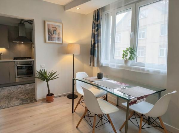 Cozy 2-bedroom Flat With Terrace & Parking By Alfa - Riga