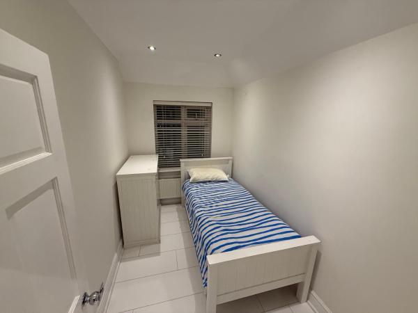 Lovely Room Wembley London - Watford