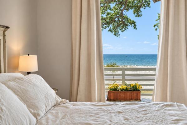 Beach Retreat 11 Beds Sleeps 18 Gulfport - Gulfport, MS