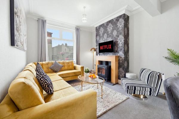 King Bed - Luxury 3br City House - Fast Wi-fi - Barrow-in-Furness