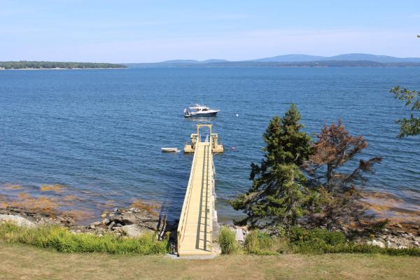 Wave Walker Suites - Maine