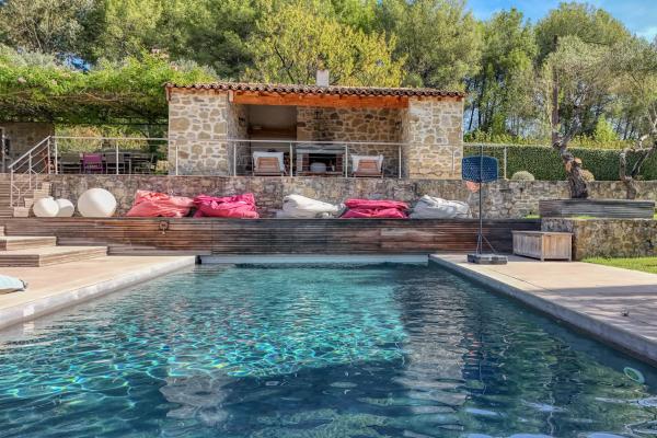 A Serene Luxury Villa In The Heart Of Provence - Le Beausset