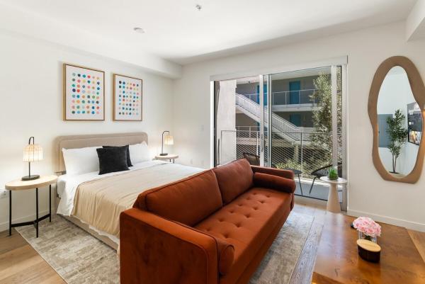 Studio: West Hollywood - World Class Amenities - Culver City