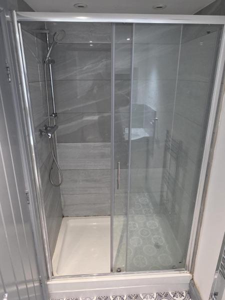 Private Room Near Heathrow , London & Windsor - 特威克納姆