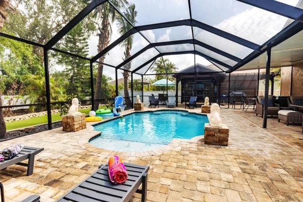 Apollo Beach Private Heated Pool - Apollo Beach, FL