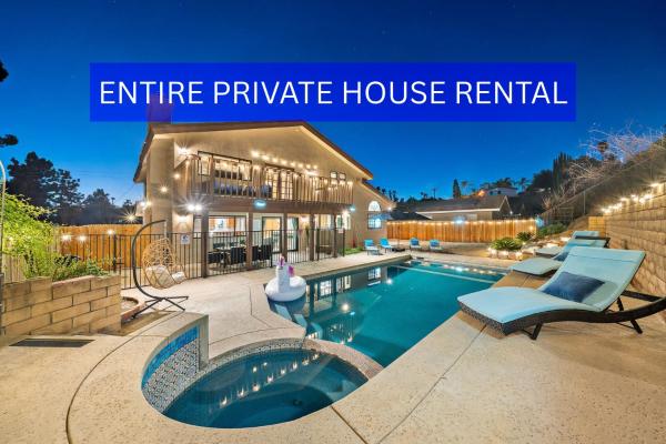 Entire Private House With 7 Beds, Pool, Hot Tub, Garage, Gated Yard, Arcade, Available Now - 스프링 밸리