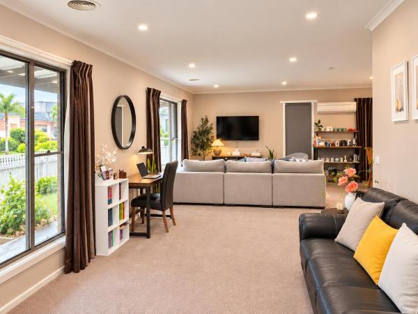 Spacious Luka Court Retreat, Bbq & Cozy Comforts, Ballarat - Victoria
