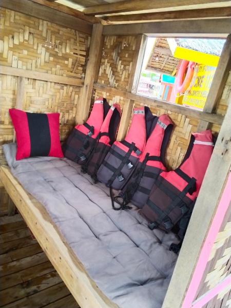 Little Boracay Dambos Floating Cottage - Calatagan