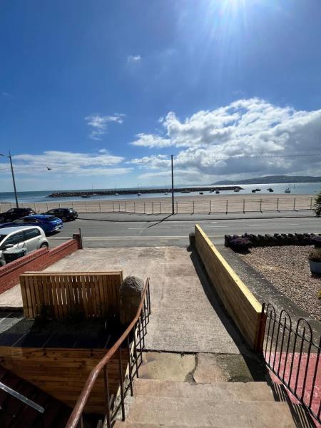 Stunning 2 Bedroom Ground Floor Sea View Apartment - Colwyn Bay