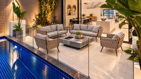 Waterfront Penthouse | Private Heated Pool & Lift - Kensington