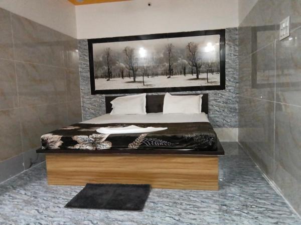 Sms Home Stay Badami - Badami