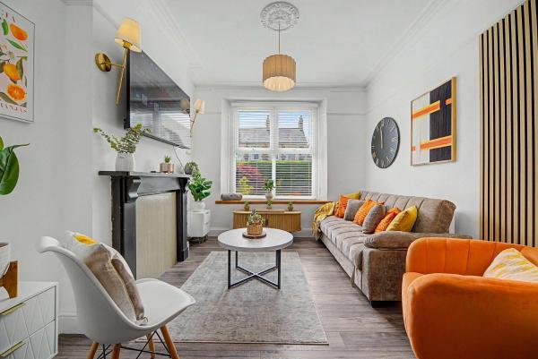 Y Ddraig Suite By Nextstep Stays, 3 Bed Home - Sleeps 8, Free Parking, Wifi, Central Location - Cardiff