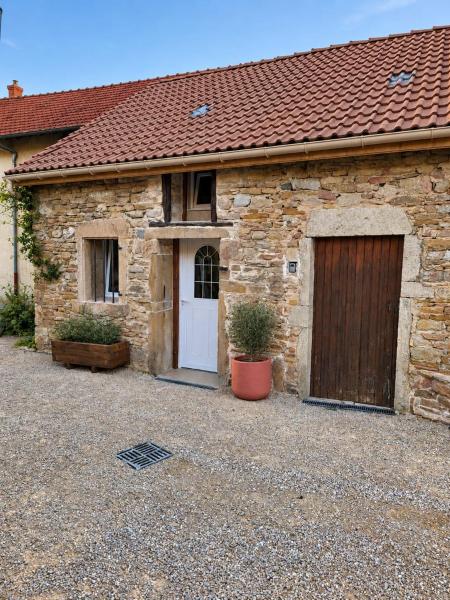 Petit Gîte De Charme En Pierre - Les ÉCuries Blancboyer - Isère