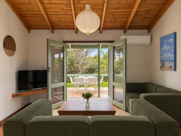 Nature's Embrace The Pelican Cabin - Kangaroo Island