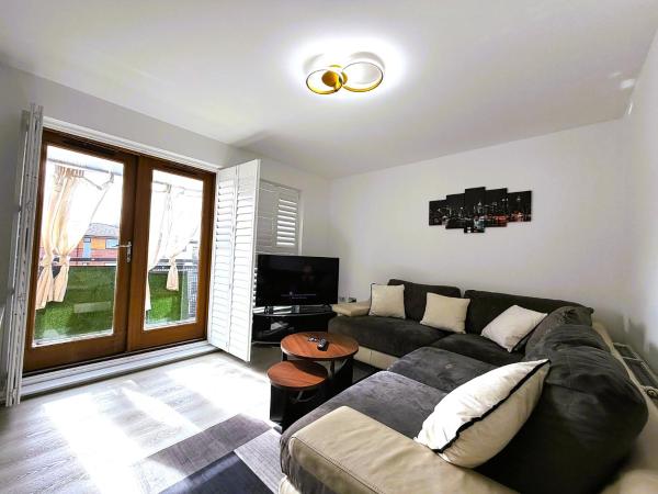 2 Bedroom 1 Full Bathroom Apt-free Parking-wifi-kids Playground-balcony-sleeps 6 - イギリス クロイドン