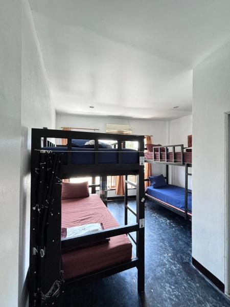24 Street Hostel Koh Tao - タオ島
