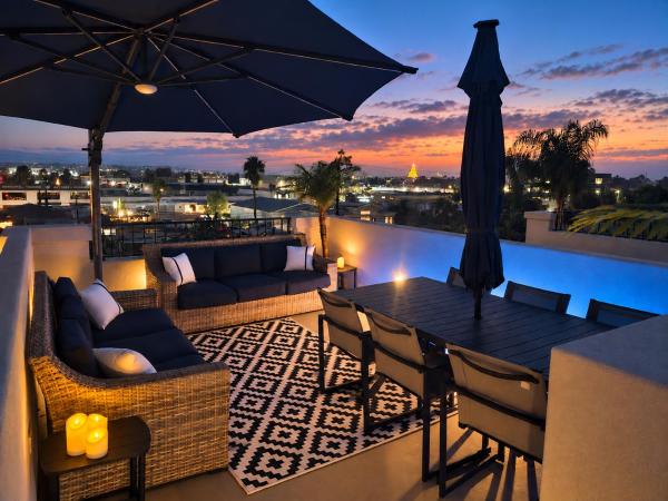 Modern Comfort, Prime Location, 360 Views, 4 Br Entire House - San Diego, CA