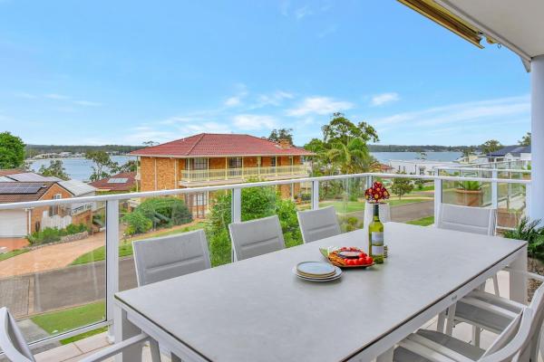 Cois Farraige - Beside The Sea "Irish" - Port Stephens
