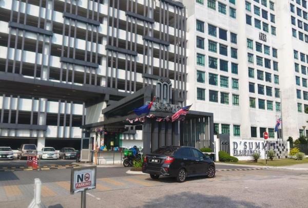D'summit Residences, Kempas, Johor - 士乃