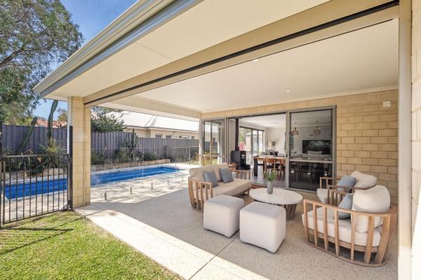 Cape Retreat - Refined Pool House Near Town & Beach - Yallingup