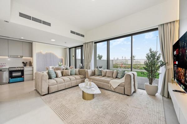 Warm & Stylish 4br Villa With Pool Access - Dubai