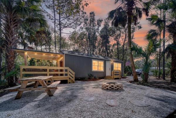 Peaceful Cabin Escape With Hot Tub & Fire Pit In St. Augustine, Florida - St. Augustine, FL