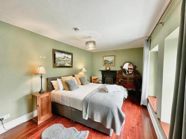 Traditional Farm House In Antrim - Antrim