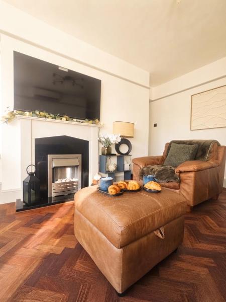 Sunset & Salt, 2 Bedroom Bungalow By The Sea - Exmouth, UK