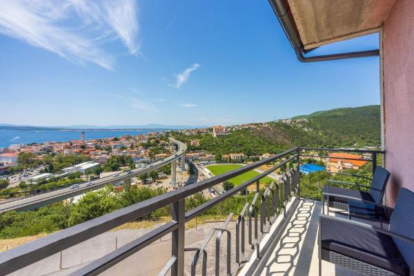 Lichtdurchflutetes Apartment Nur 600 Meter Zum Strand Mit Meerblick, Parkplatz, Wifi - Crikvenica
