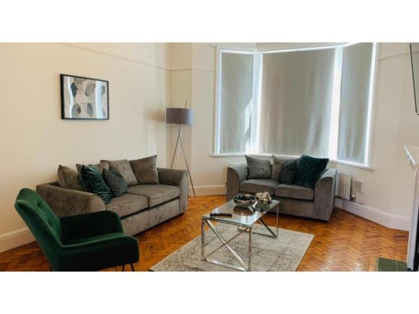 Quiet 4-bed Cardiff Home Near Roath Park - Cardiff
